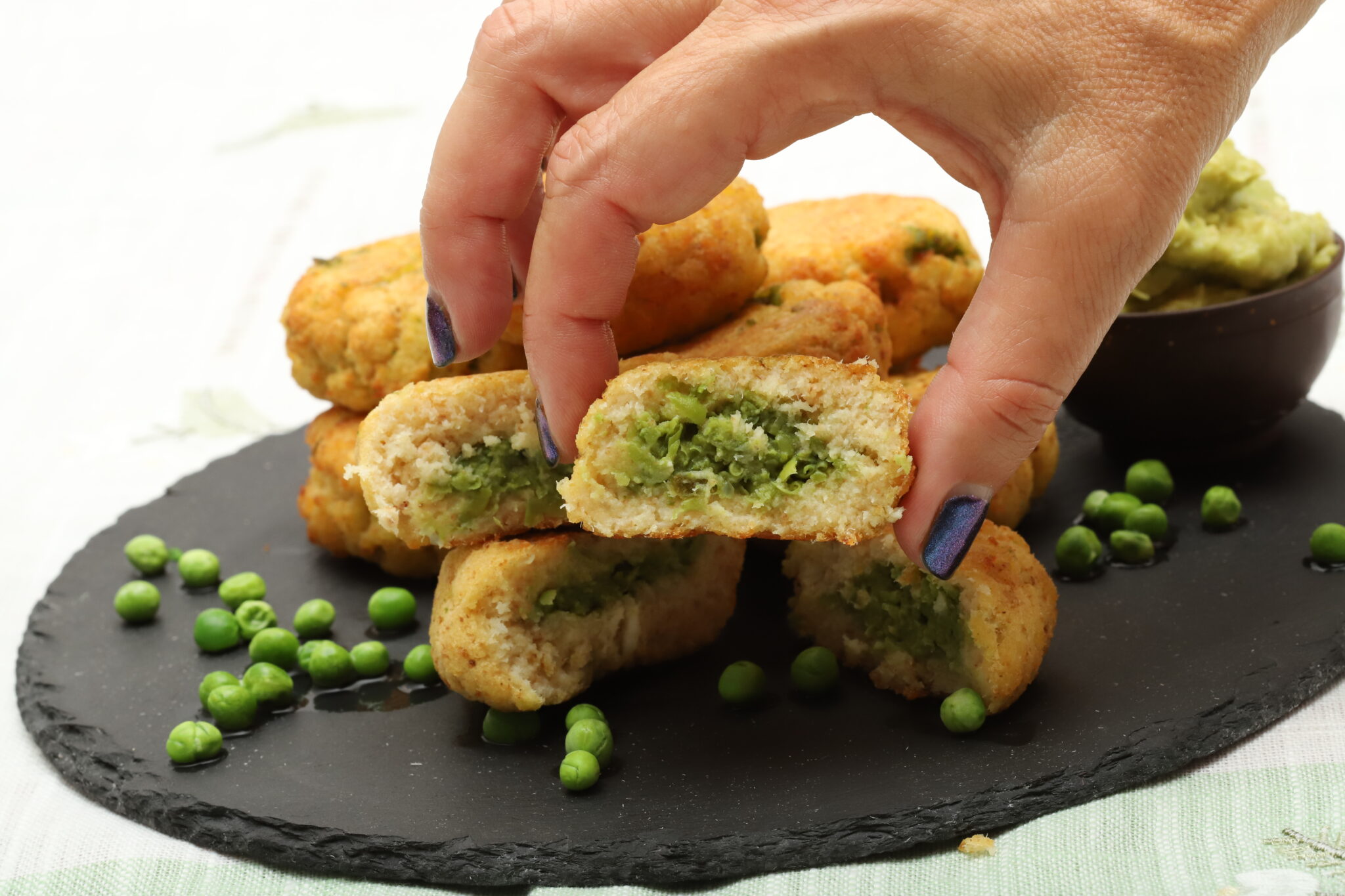 Fiori di zucca "sciurilli" ripieni pastellati e fritti - Cucina ...